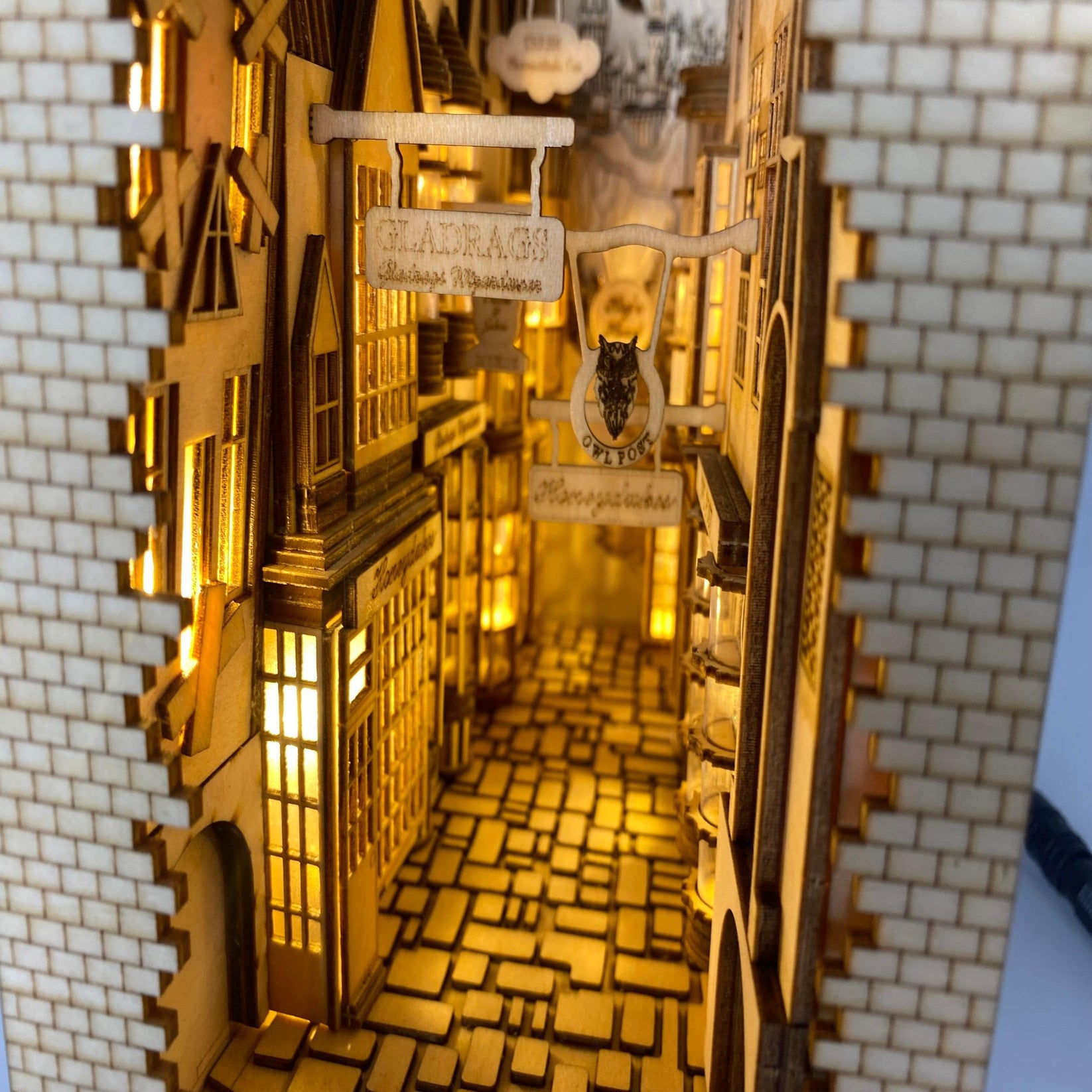 DIY Book Nook - Hogsmade Village Book Nook - DIY Magic Book Nook ...